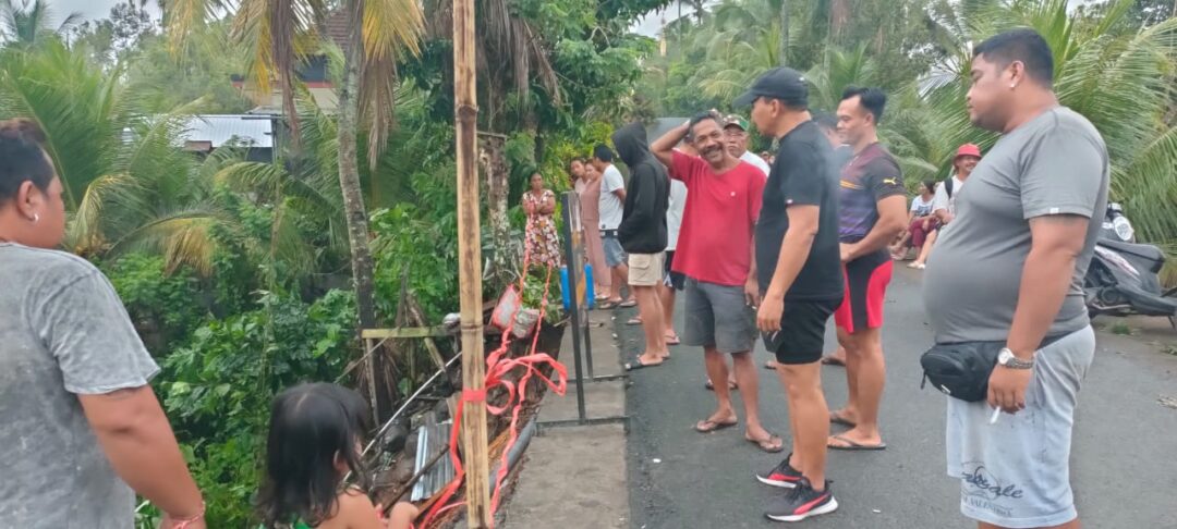 Senderan Rumah Warga Jembrana Longsor, Warung dan Dua Balai Bengong ...