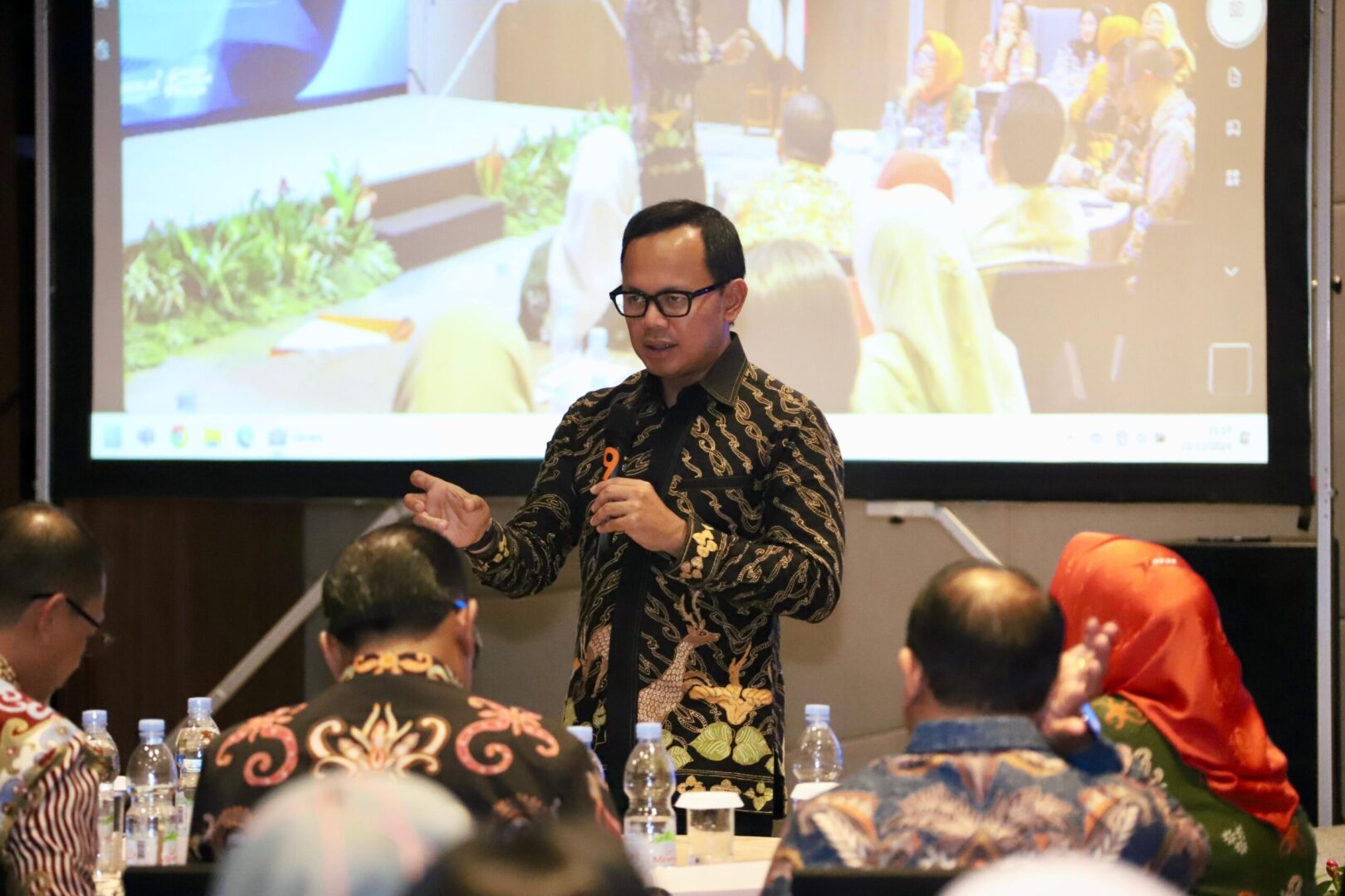 Wamendagri Bima Arya: Perubahan Sosial Perlu Aktor, Struktur, Dan ...